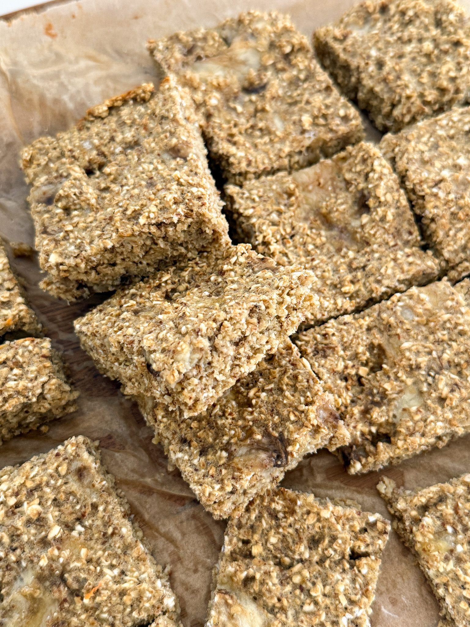 Banana Oatmeal Bars for Baby Led Weaning - Winnie Kison